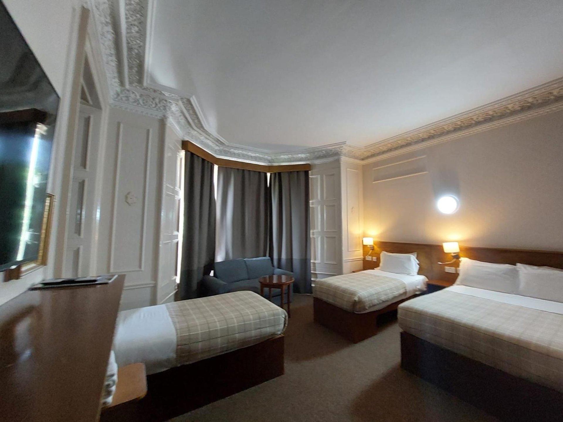 Edinburgh House Hotel - Comfortable Stay in EH6 5AY | Official Site ...